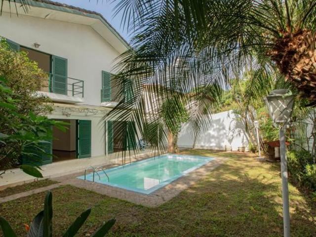 Casa alto padrão impecavel p/venda/Locação c/318m2 e 03 dormitorios 02 vagas Morumbi