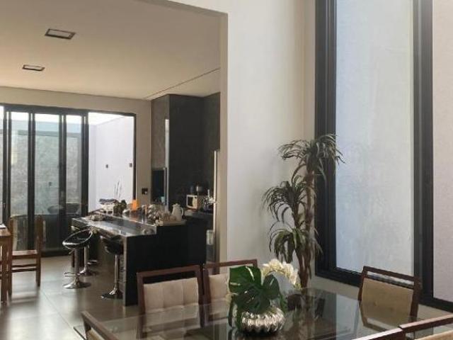 Casa Alto Padrão para Venda em Uberlândia / MG no bairro Grand Ville