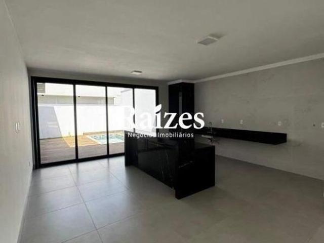 Casa Alto Padrão para Venda em Uberlândia / MG no bairro Novo Mundo