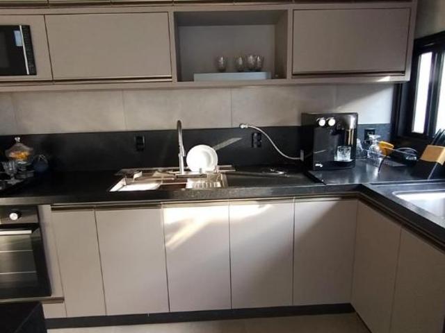 Casa Alto Padrão para Venda em Uberlândia / MG no bairro Novo Mundo
