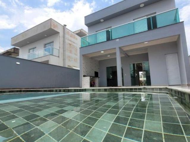 Casa Alto Padrão para Venda, Itanhaém / SP. Possui 03 dormitórios e piscina