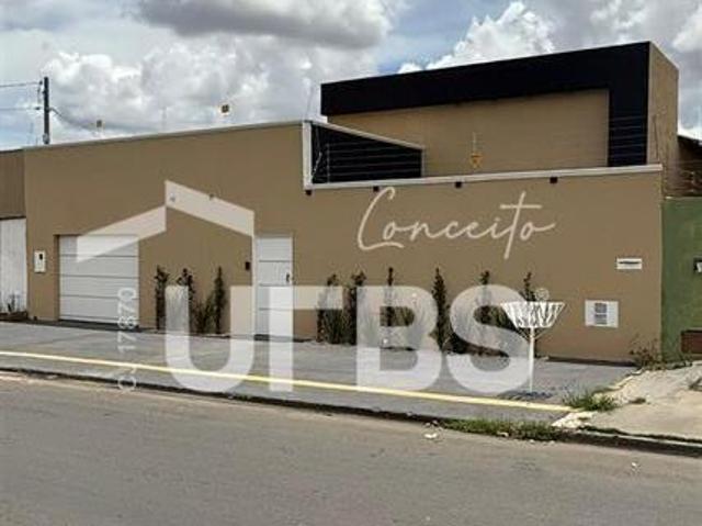 Casa alto padrão reformada à venda no Bairro Cardoso I