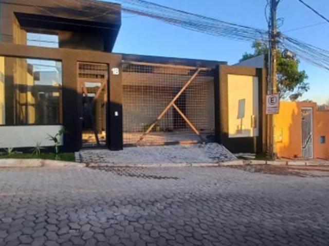 Casa alto padrão — Vicente Pires Rua 04 Estuda troca moderna e pronta para morar, com pd 5 m