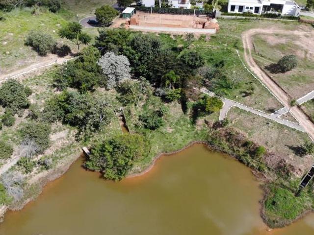 Casa Alto Padrão vista para o lago