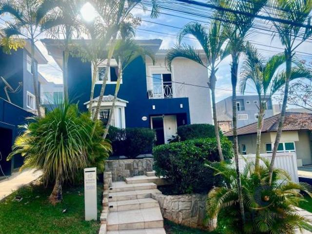 Casa Alto Padrão 04 Suítes com lazer Privativo Granja Viana