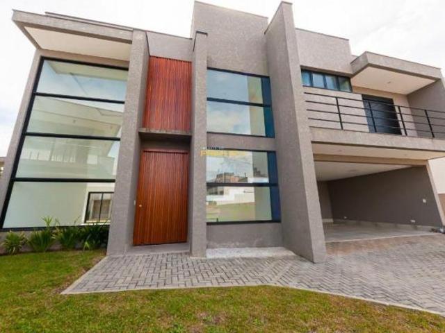 Casa Alto Padrão 318m² com piscina privativa 4 quartos todos suítes Amplo espaço