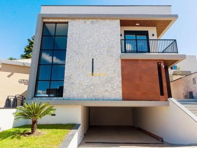 Casa Alto Padrão 330 m² privativos, 4 quartos suites, 4 vagas de garagem
