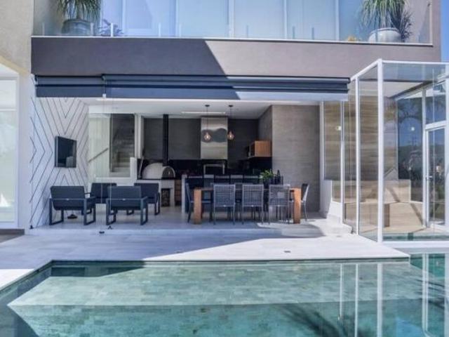 Casa Alto Padrão, 3 Suítes, Condomínio Alphaville, Urbanova
