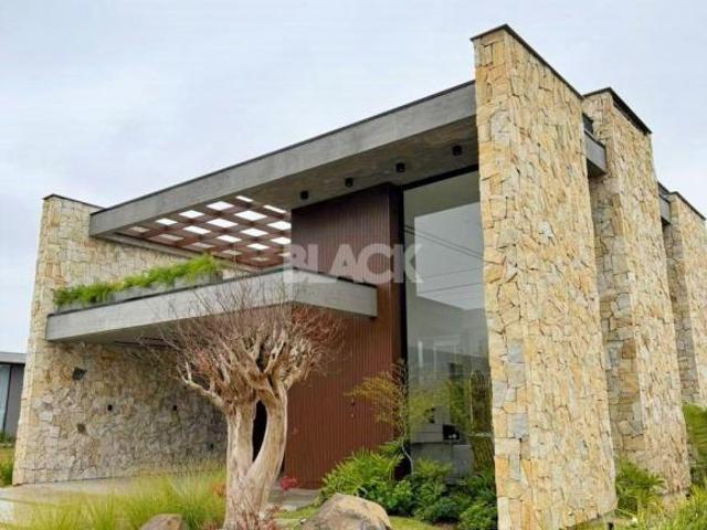 Casa alto padrão 3 Suítes fundos lago no Reserva das Águas Torres RS