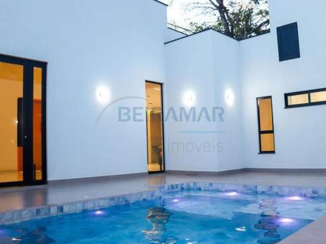 Casa alto padrão, 3 suítes, piscina aquecida e churrasqueira – Condomínio Jardim Botânico/DF