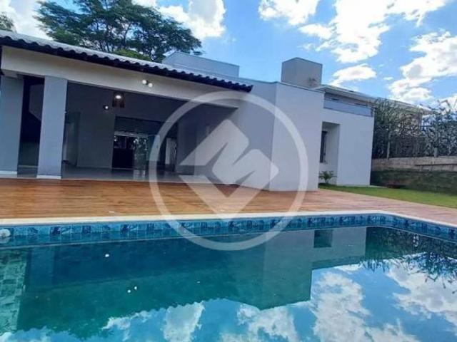 Casa Alto Padrão 3 quartos com piscina Condomínio Sonho Verde