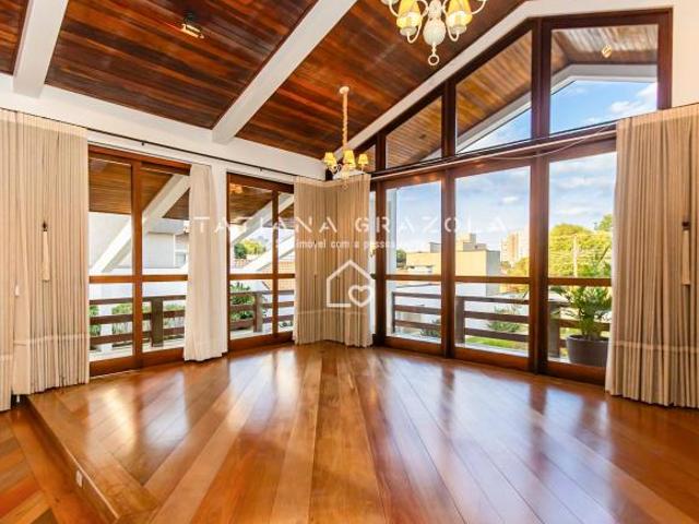 Casa Alto Padrão 460m² no Centro SJP — Terreno 1.277m², 4 Suítes, 4 Vagas
