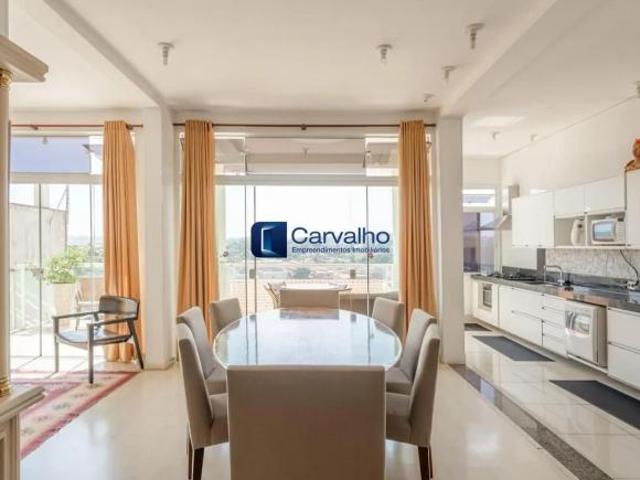 Casa Alto Padrão 430m² à Venda na Vila Brandina com 5 Quartos
