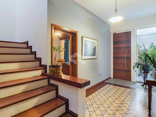 Casa Alto Padrão 4 dormitórios com Linda Vista para o Guaíba