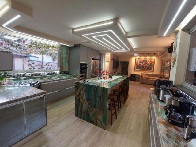 Casa alto padrão 4 suítes/7 vagas 410m2 R$ 3.5 MI Pq São Domingos