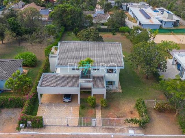 Casa Alto Padrão 4 suítes Vista privilegiada em Condomínio fechado