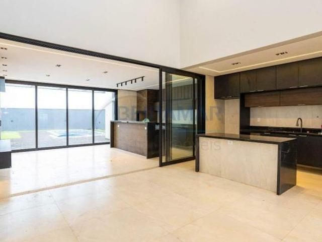 Casa alto padrão, 4 suítes, 270 m², lazer completo, energia fotovoltaica – Sobradinho/DF