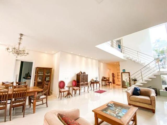 Casa Alto Padrão