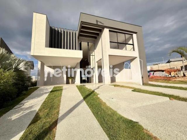 Casa alto padrão 818m²  à venda no Condomínio Villas Park I Vespasiano
