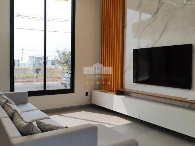 Casa Alto Padrao em Condominio fechado a Venda, em Aracatuba