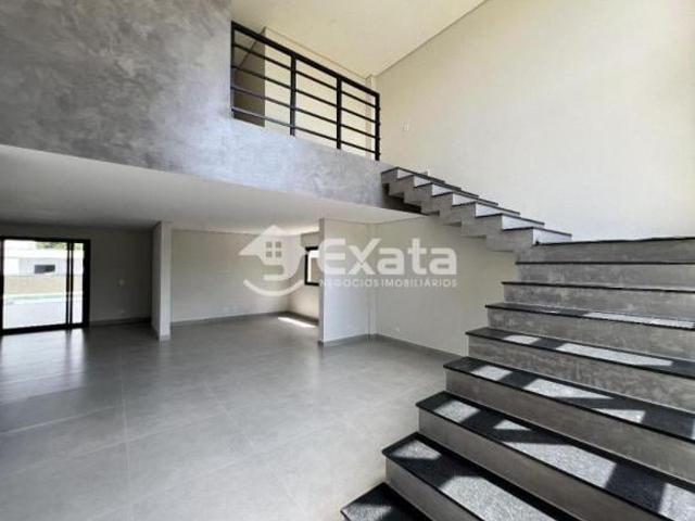 Casa alto padrao em condominio fechado em Aracoiaba da Serra / SP