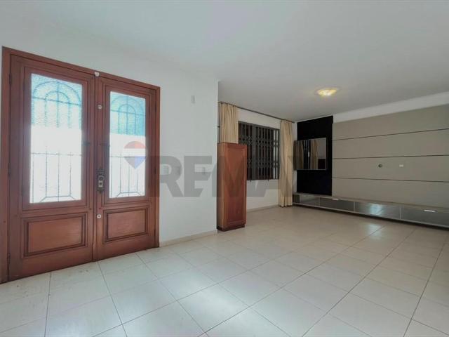 Casa Alugar, 4 Dormitórios localizado em Centro, Santa Maria, Rio Grande do Sul, 97010510 | Brasil
