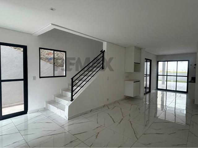 Casa Alugar, 3 Dormitórios localizado em Rua das Grevíleas, 003 Sobrado Jardim dos Pinheiros, Atibaia, São Paulo, 12945 520 | Brasil