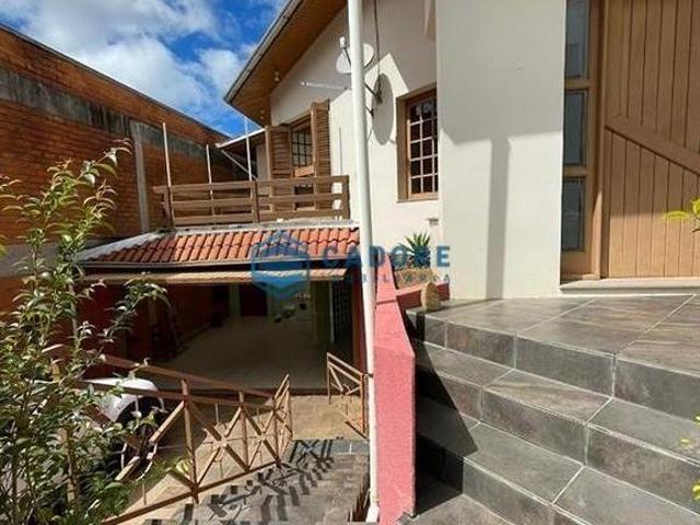 Casa alvenaria com 281m² bairro Santa Catarina