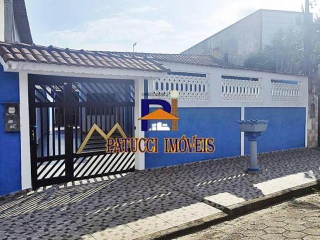Casa Ampla Mobiliada Próximo ao Mar Com Espaço para Piscina!