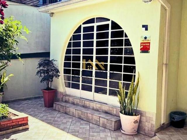 Casa Ampla na Barra Funda: Oportunidade Única para Moradia ou Negócio