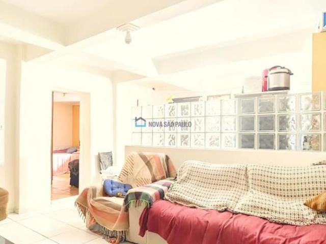 Casa Ampla na R. Eduardo Lobo ? São Judas, São Paulo: Conforto, Sofisticação e Metrô ao Ladoo