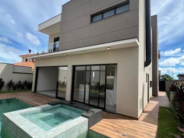 Casa ampla no Alphaville 3 | Só aqui na Imobiliária Rosa e Rangel