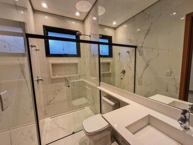 Casa ampla no Alto do Castelo | Só aqui na Rosa e Rangel Consultoria e Assessoria Imobiliária