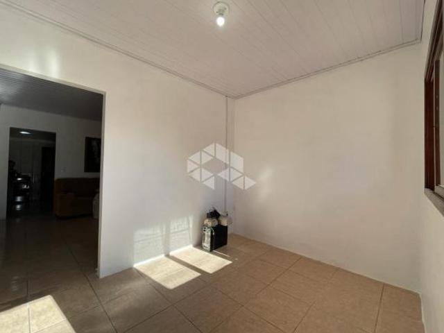 Casa ampla no bairro Parque Pinheiro Machado