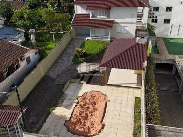 CASA AMPLA NO CENTRO DE BOM PRINCÍPIO