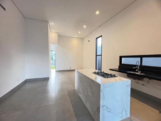 Casa ampla no Cond Portal da Mata | Aqui na Imobiliária Rosa e Rangel