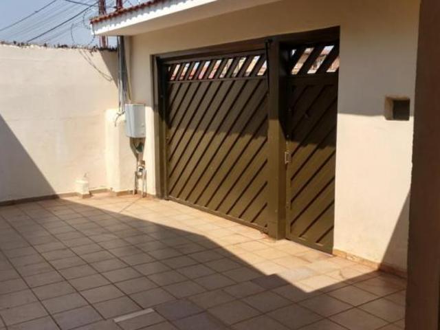 Casa ampla no Parque Industrial Avelino Alves Palma | Imobiliária Rosa e Rangel
