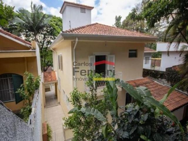 Casa Ampla no Tremembé com 4 Quartos, Varanda e Churrasqueira em Localização Pri
