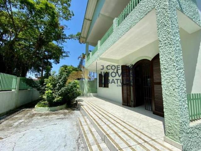 casa ampla a menos de 200 metros da praia