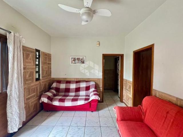 Casa Ampla à Venda 3 Dormitórios, Excelente Localização e Valor Atrativo!