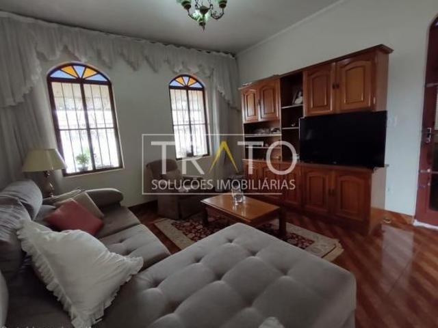 Casa ampla à venda com 4 quartos no Parque da Figueira