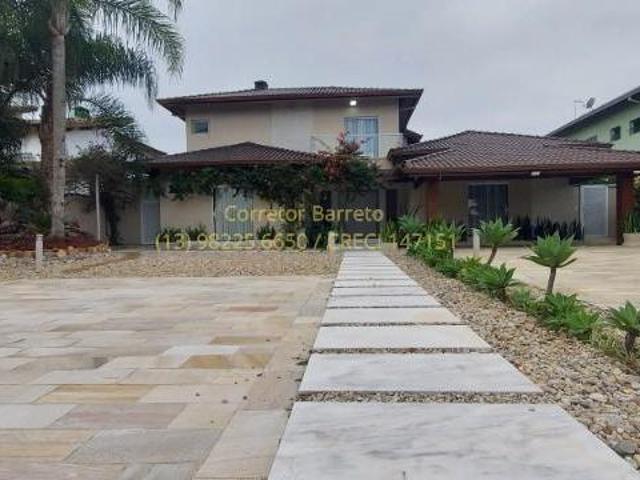 CASA AMPLA Á VENDA COM 5 DORM. SUITES, OFURO EM PERUÍBE