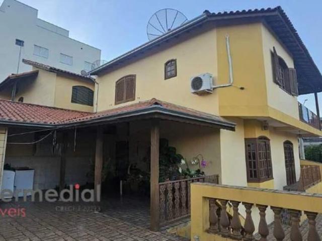 Casa ampla à venda em Boituva Jardim das Palmeiras – 3 dorms, 1 suíte, 4 vagas, funcionamento come