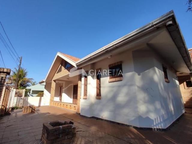 Casa ampla à venda em excelente localização, VILA INDUSTRIAL, TOLEDO PR