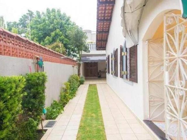 Casa ampla à venda em Santo André Vila São Pedro, 3 quartos, 1 suíte, 6 vagas