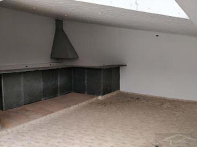 CASA AMPLA À VENDA EM PERDIZES POMPÉIA