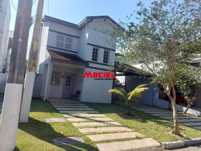Casa Ampla à Venda no Condomínio Sunset Garden Jacareí