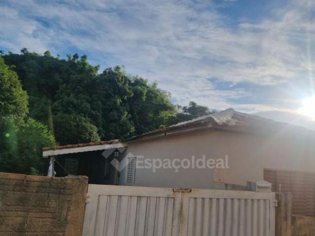 Casa ampla à venda no centro de Macatuba