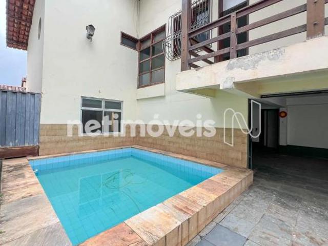 Casa Ampla à Venda no Bairro Ouro Preto – 5 Quartos | Lote 360m²  | Piscina | Edícula