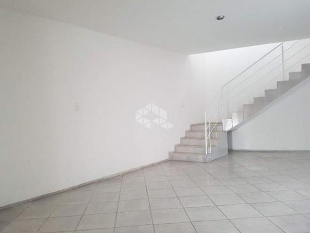 Casa Ampla à Venda no Bairro Rosário Excelente Localização!